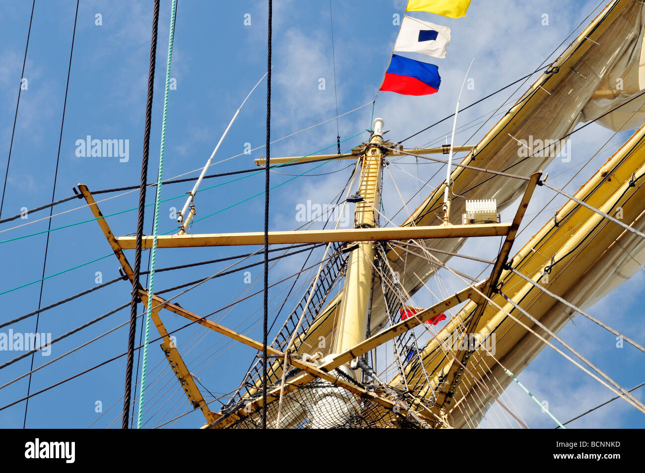 Mast Of A Ship High Resolution Stock Photography and Images - Alamy