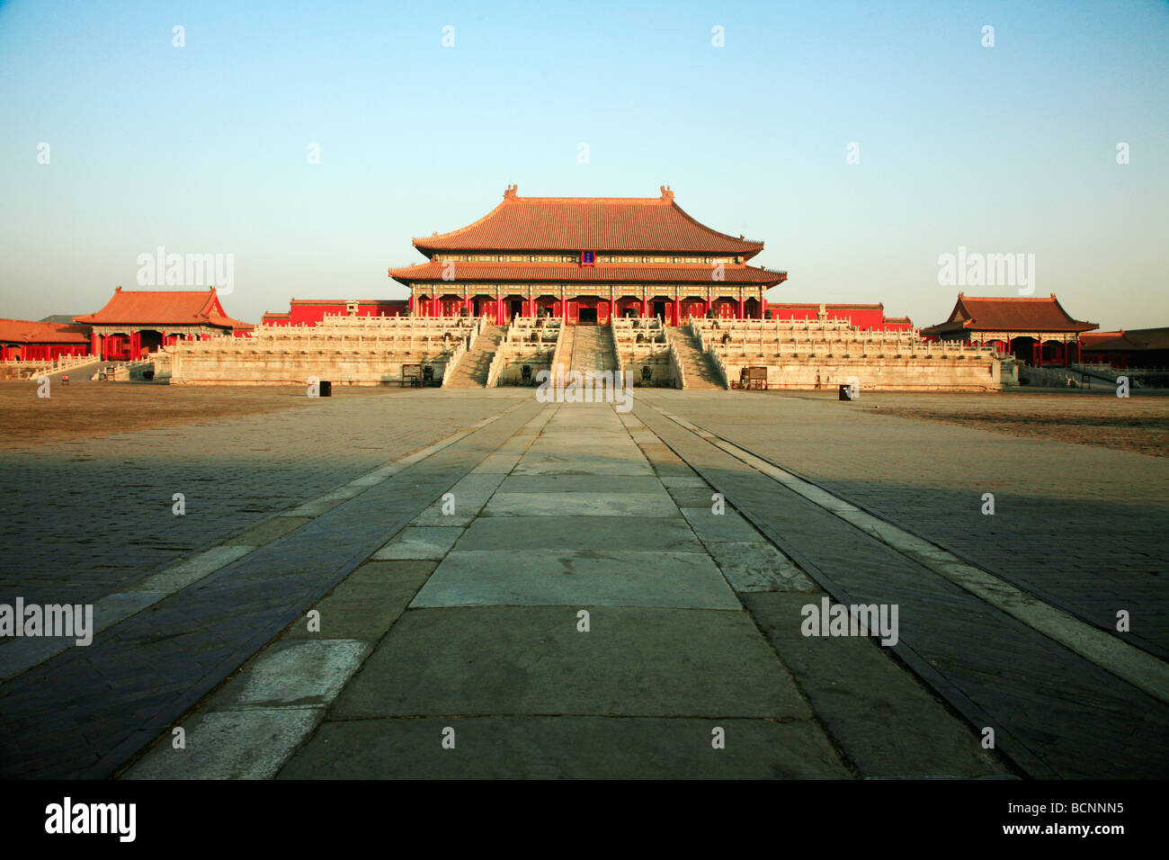 Hall of Supreme Harmony that holds imperial throne, Forbidden City ...