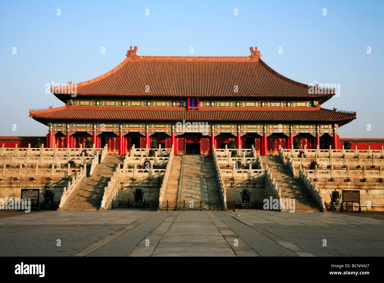 Hall of Supreme Harmony that holds imperial throne, Forbidden City ...