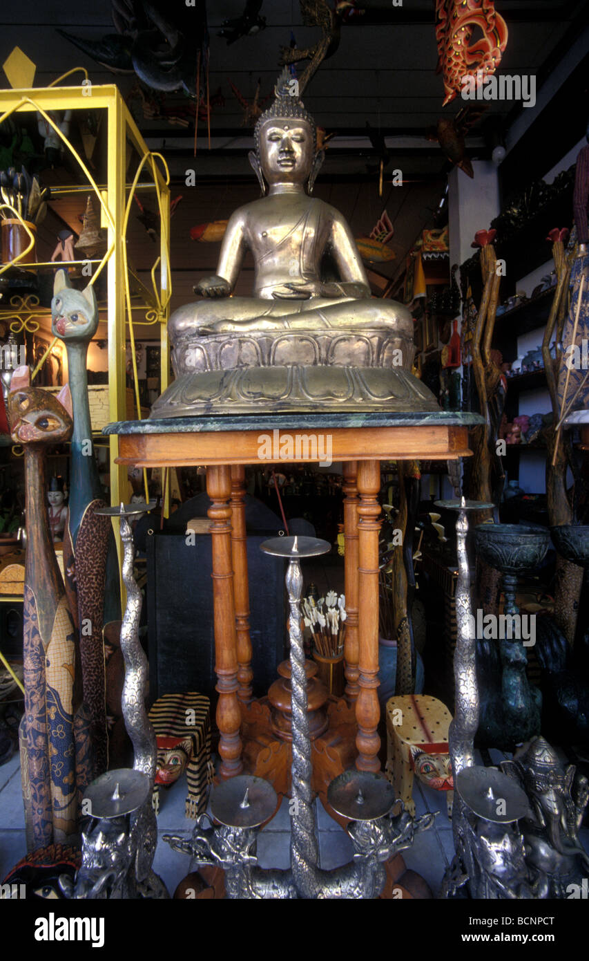 craft shop pasar kumbasari denpasar bali indonesia Stock Photo - Alamy