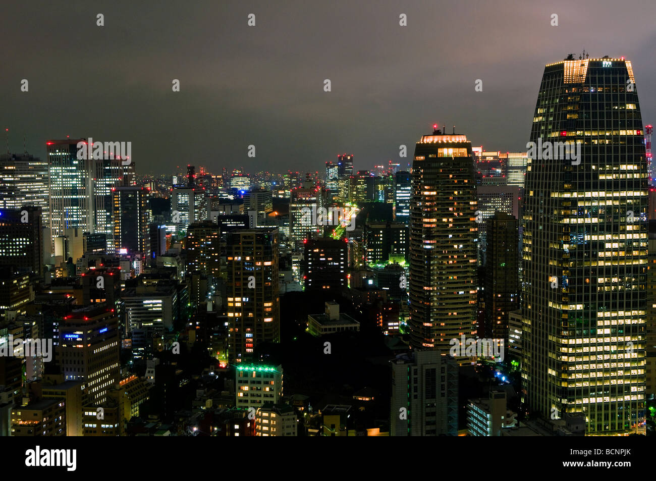 Aerial view of Shiodome district from the broadcasting Tokyo Tower at ...