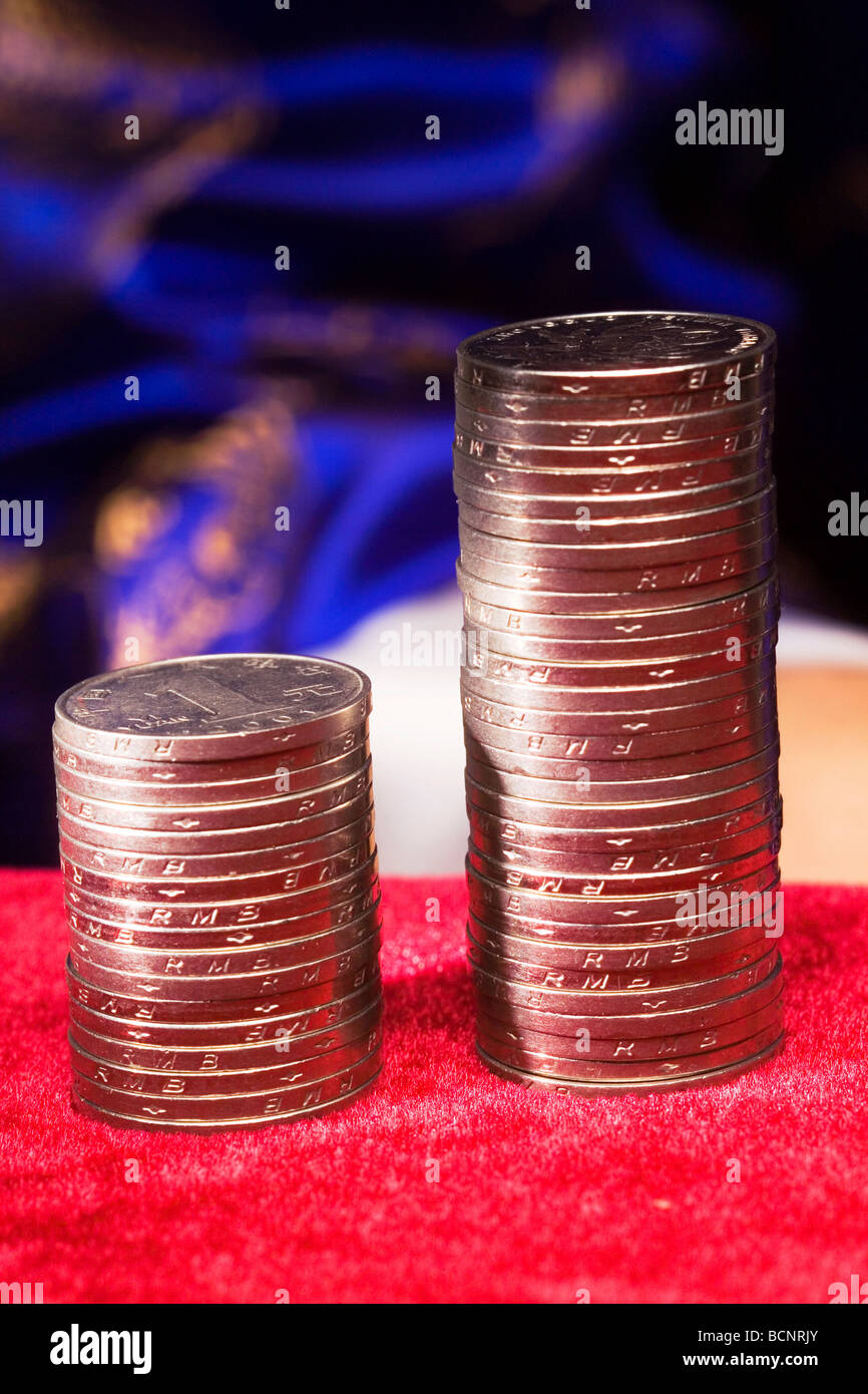 Stacks of one yuan Chinese Renminbi coins Stock Photo - Alamy