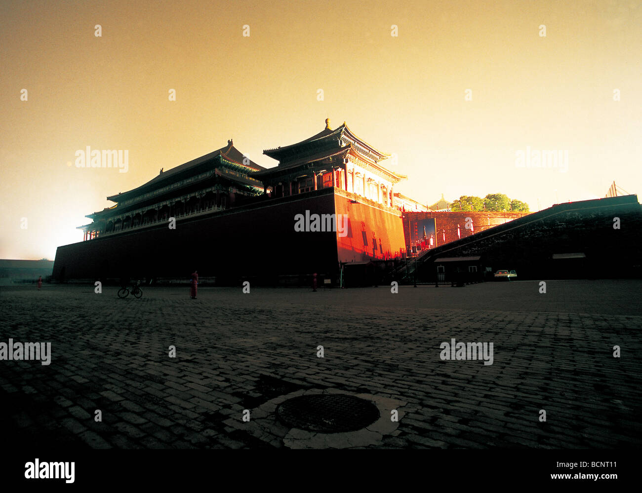 Meridian Gate in Forbidden City, Bejing, China Stock Photo - Alamy