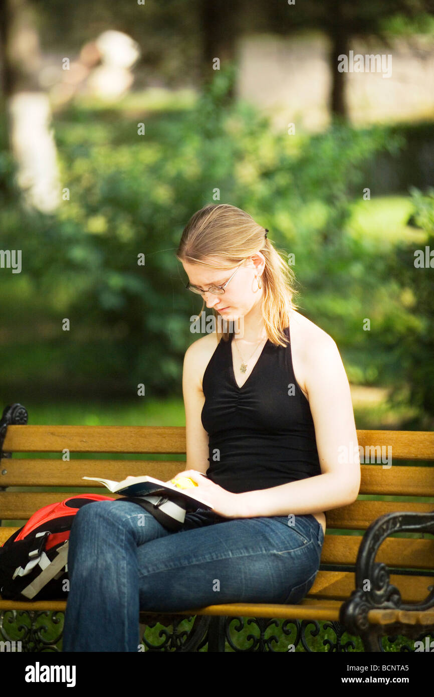 Foreign student university china hi-res stock photography and images ...