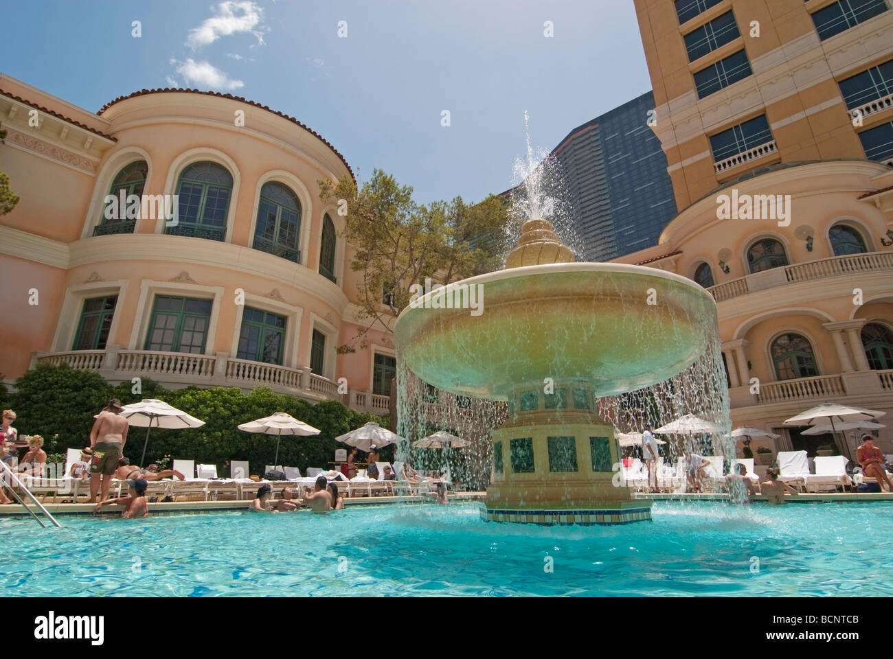 Luxurious swimming pool of the Bellagio Resort and Casino in Las Vegas ...
