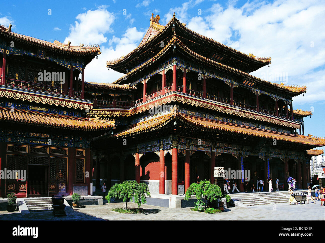 Wan fu pavilion in the lama temple hi-res stock photography and images ...