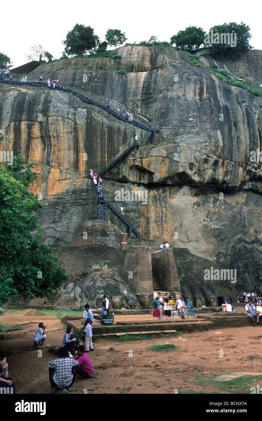 sri lanka The sacred rock of Sigiriya Stock Photo - Alamy