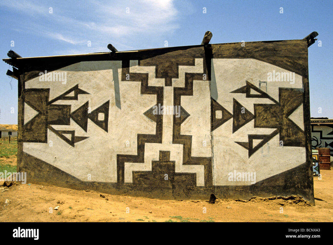 Ndebele house hi-res stock photography and images - Alamy