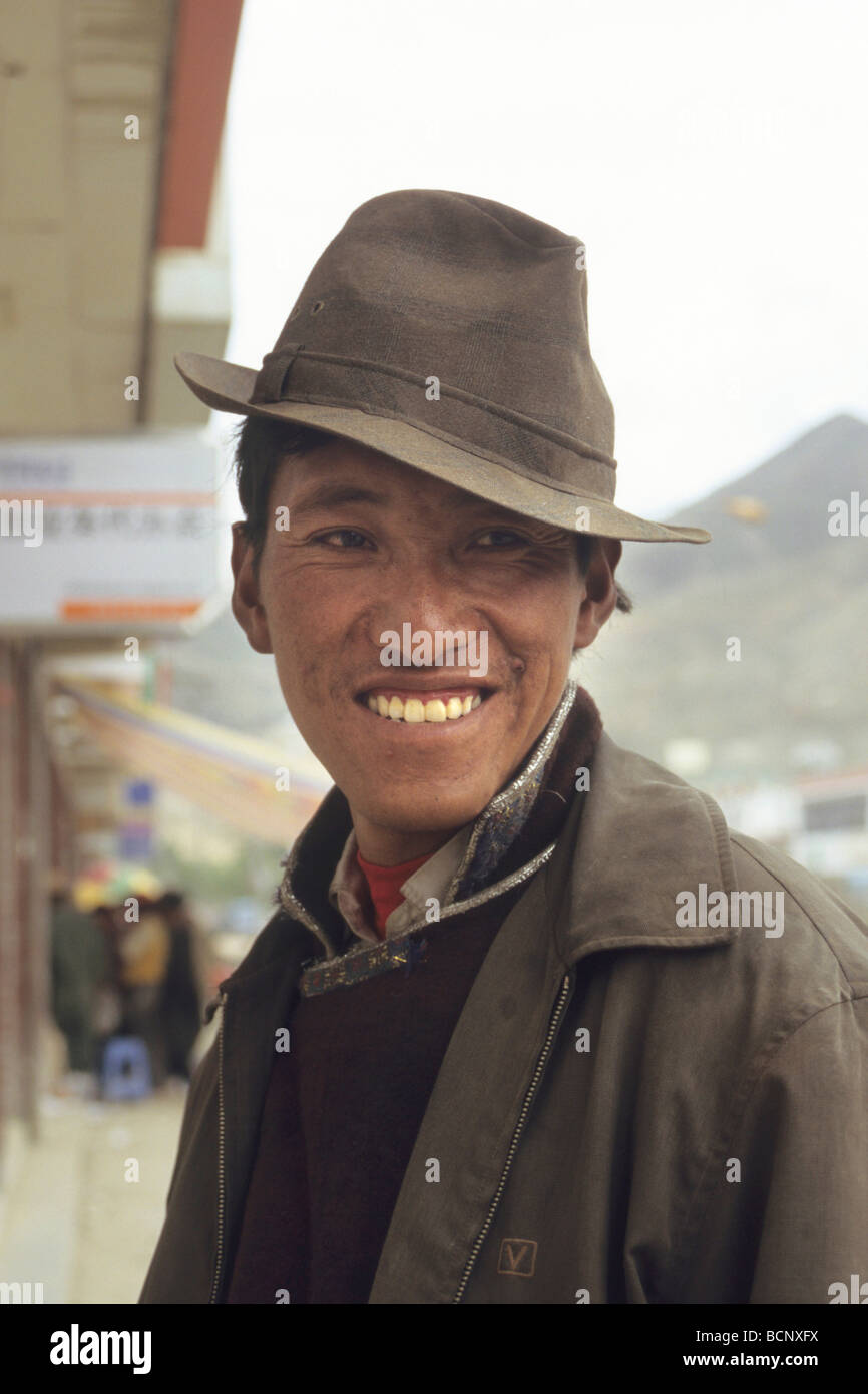 Portrait woman great wall china hi-res stock photography and images - Alamy