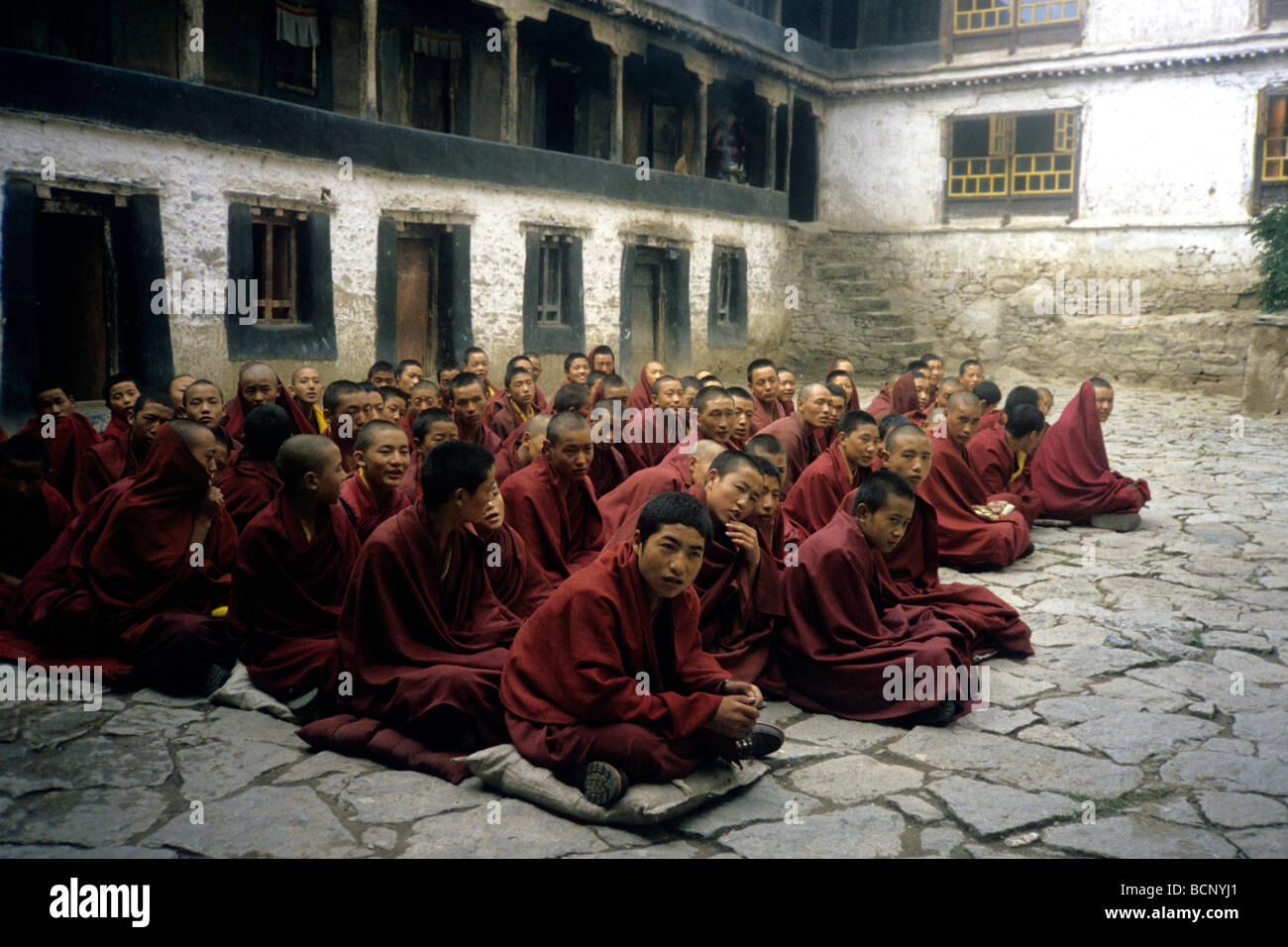 qinghai tibet Monks to the Drepung Monastery Stock Photo - Alamy