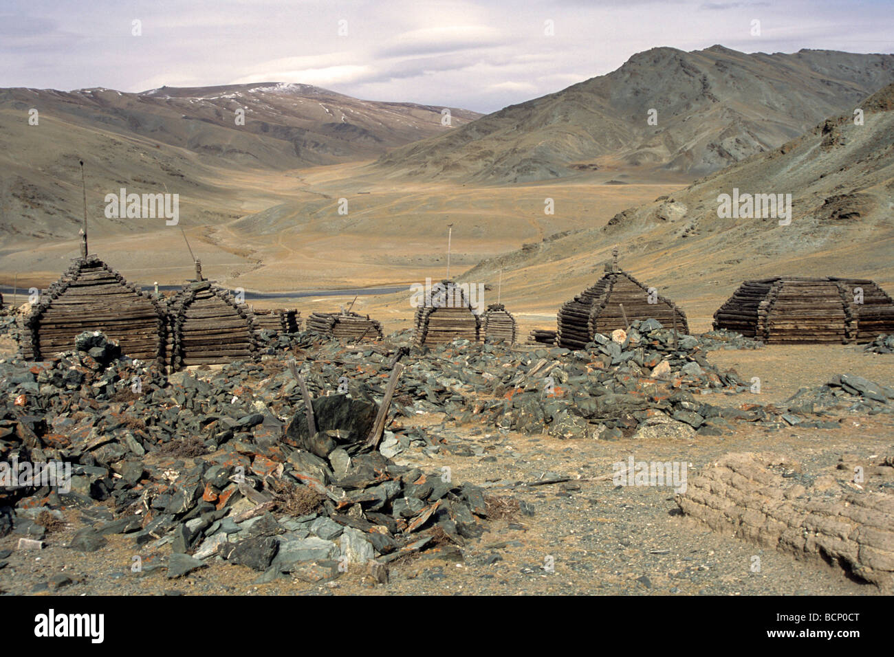 Mongol ger sheep hi-res stock photography and images - Alamy