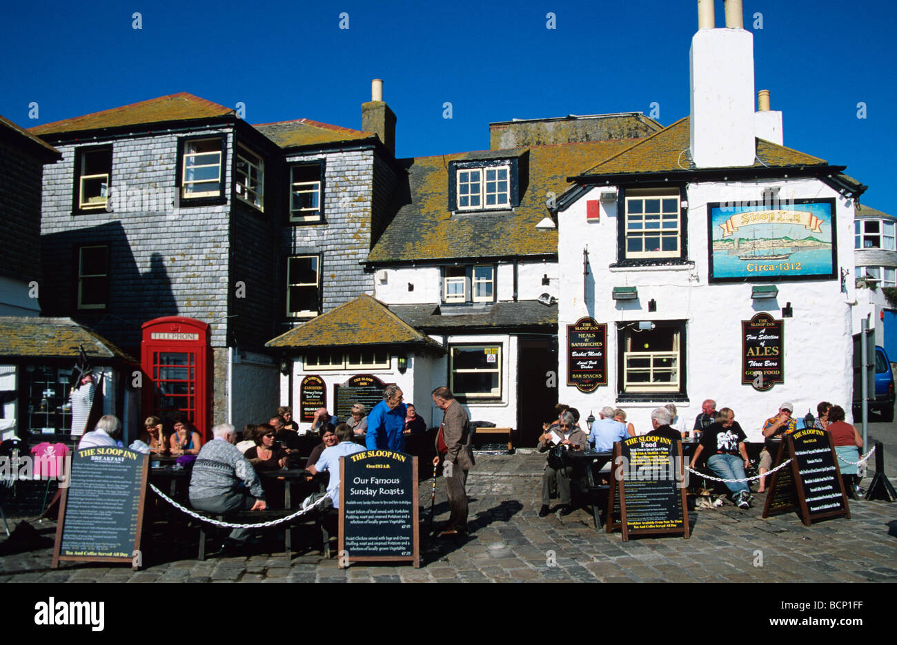 The Sloop Inn, a popular harbourside pub in the Cornish resort of St ...