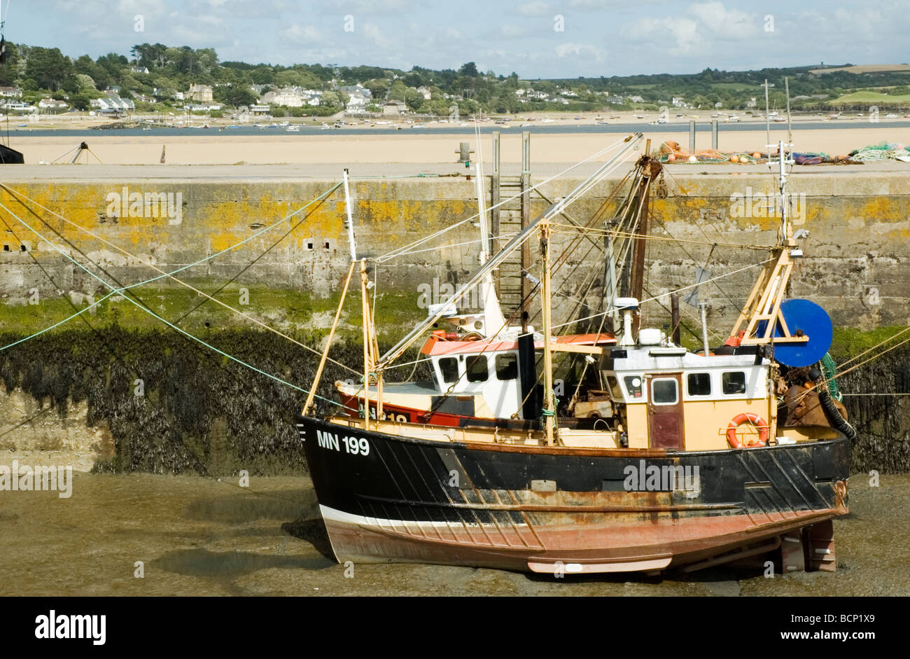 Fishing boat cornwall hi-res stock photography and images - Alamy