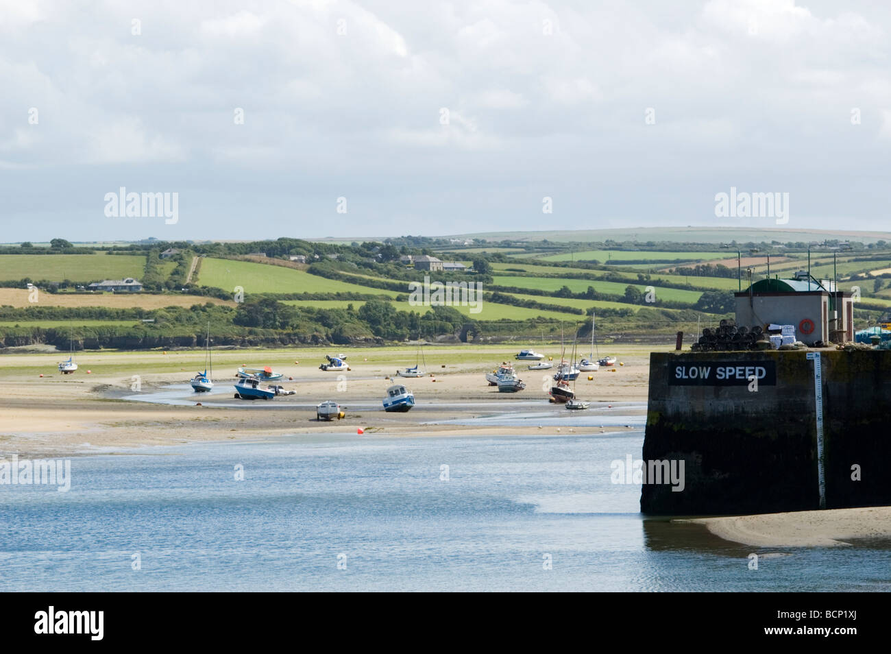 Entrance to Padstow harbour on the River Camel estuary, Cornwall ...