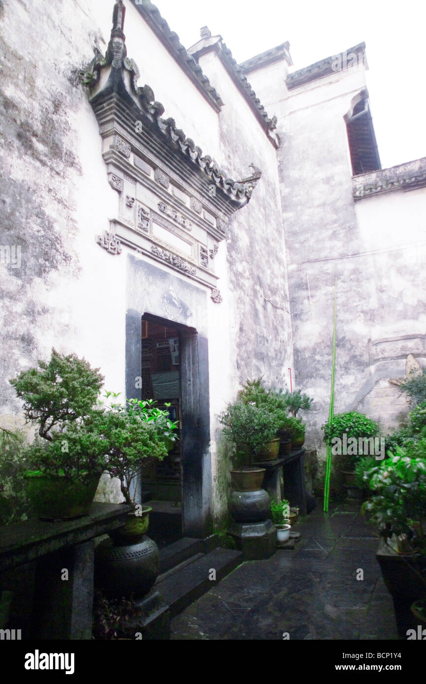 Entrance to the garden of a well perserved Hui style house in Xidi ...