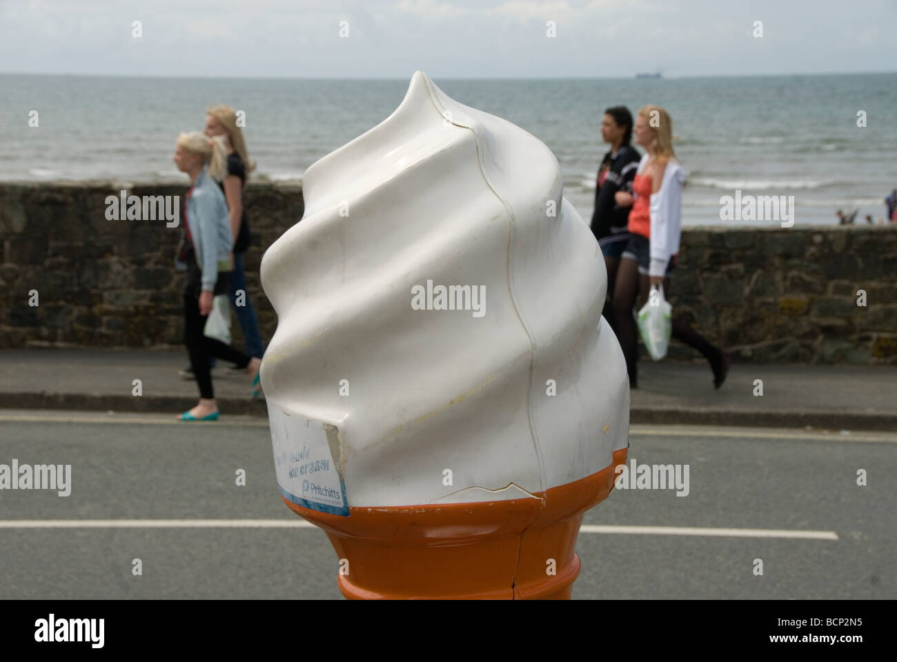 Giant icecream outside a local shop Stock Photo - Alamy