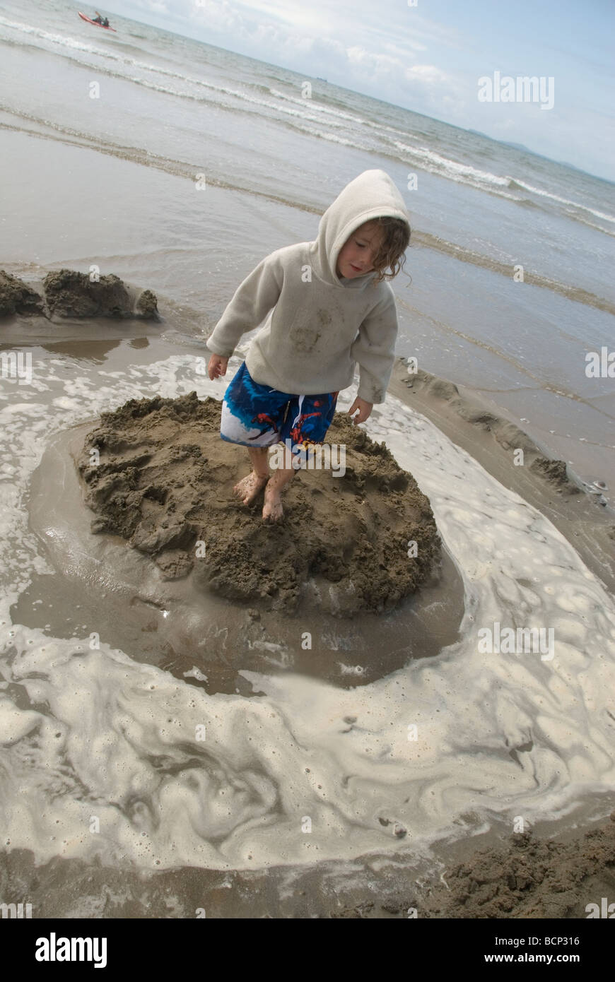 Sandcastle washed away hi-res stock photography and images - Alamy