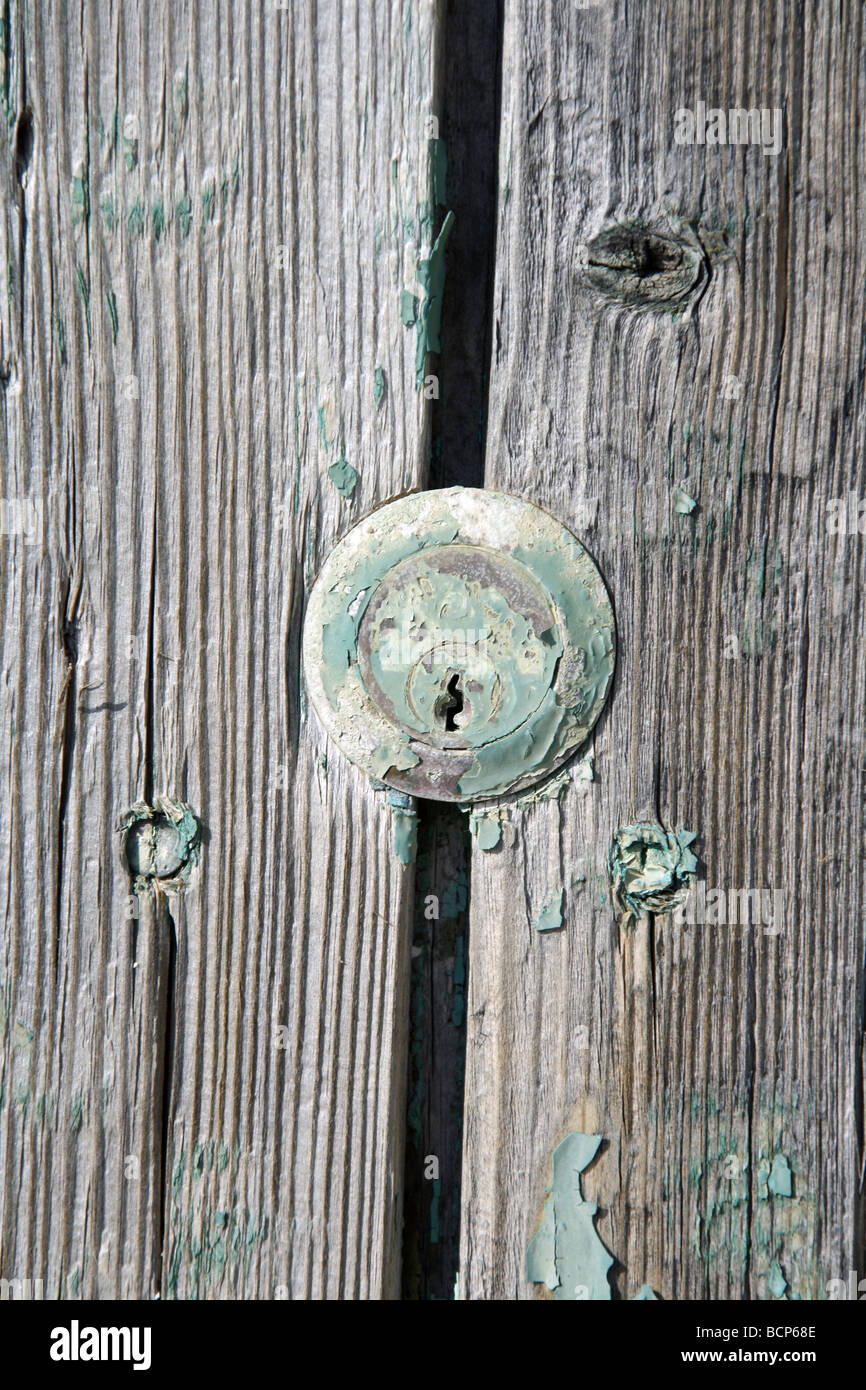 detail of keyhole on old wooden door Stock Photo - Alamy
