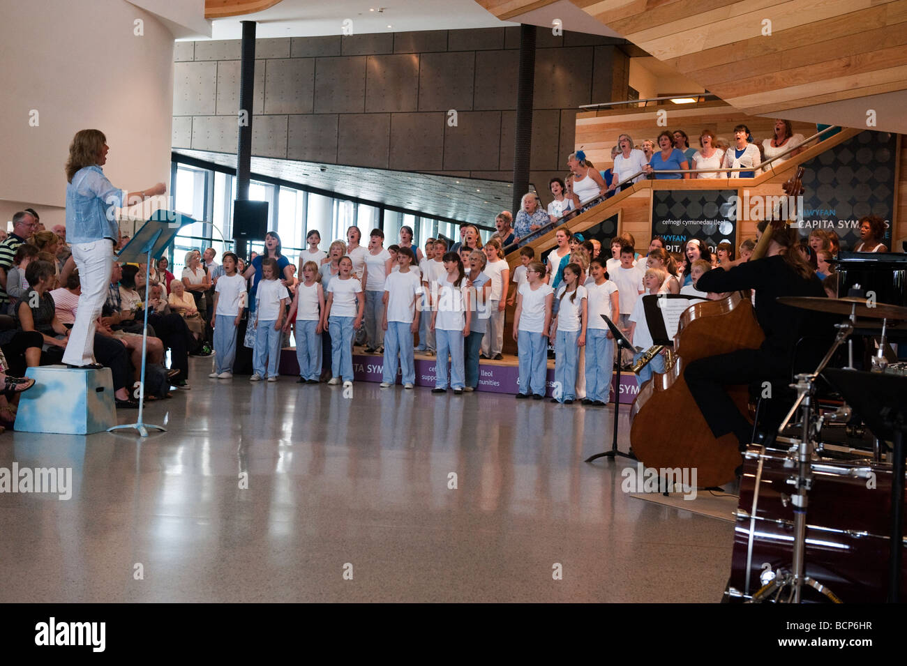 Welsh choir conductor hi-res stock photography and images - Alamy