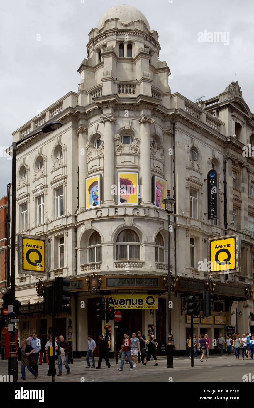 Avenue q hi-res stock photography and images - Alamy