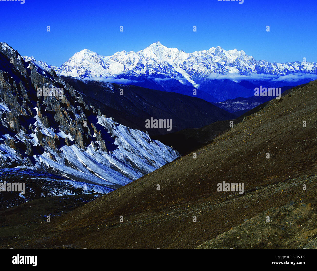 Shangri la and diqing autonomous prefecture snow mountain hi-res stock ...