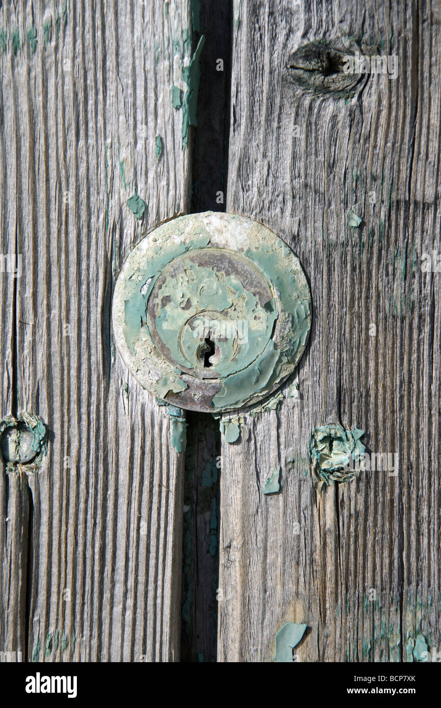 detail of keyhole on old wooden door Stock Photo - Alamy