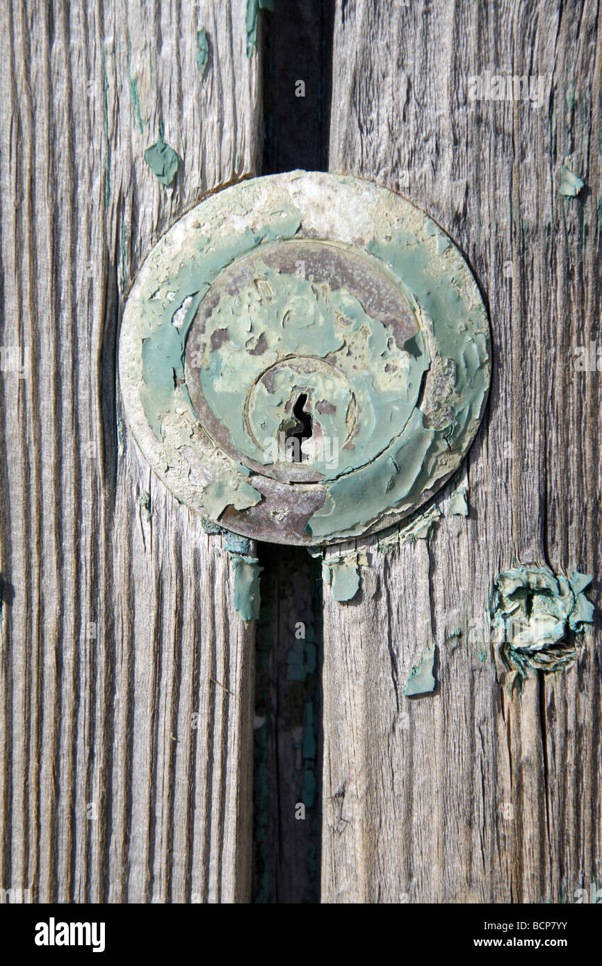 Flaking paint on an old shed door hi-res stock photography and images ...
