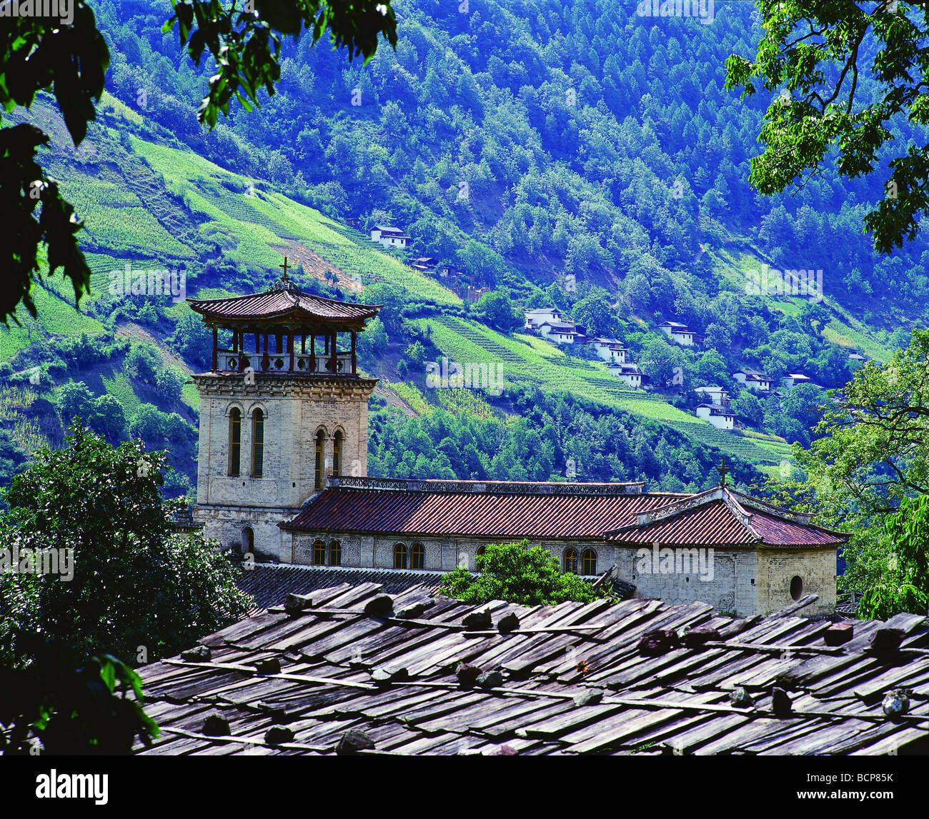 Shangri la ethnic village hi-res stock photography and images - Alamy