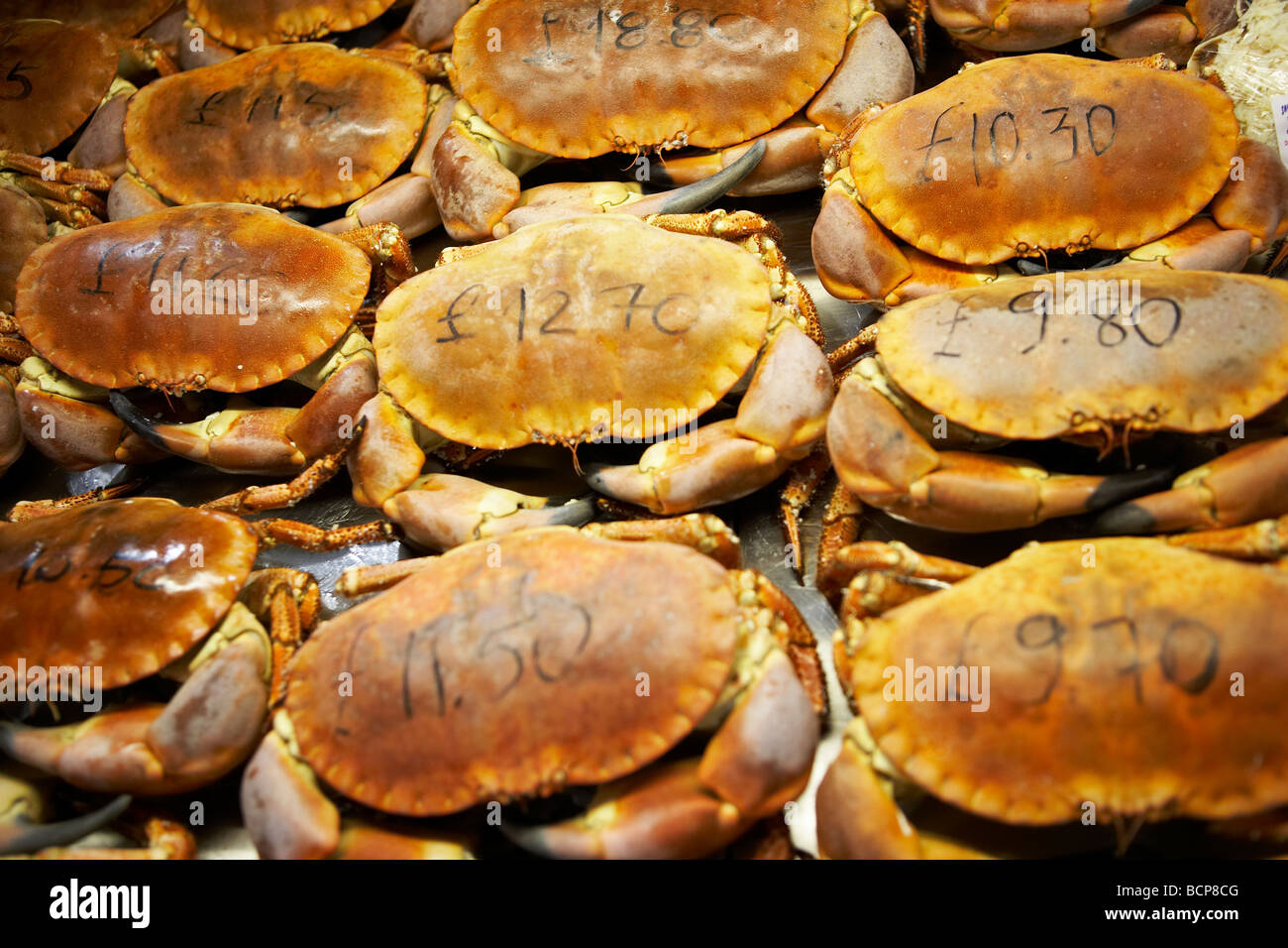 Market stall prices hi-res stock photography and images - Alamy