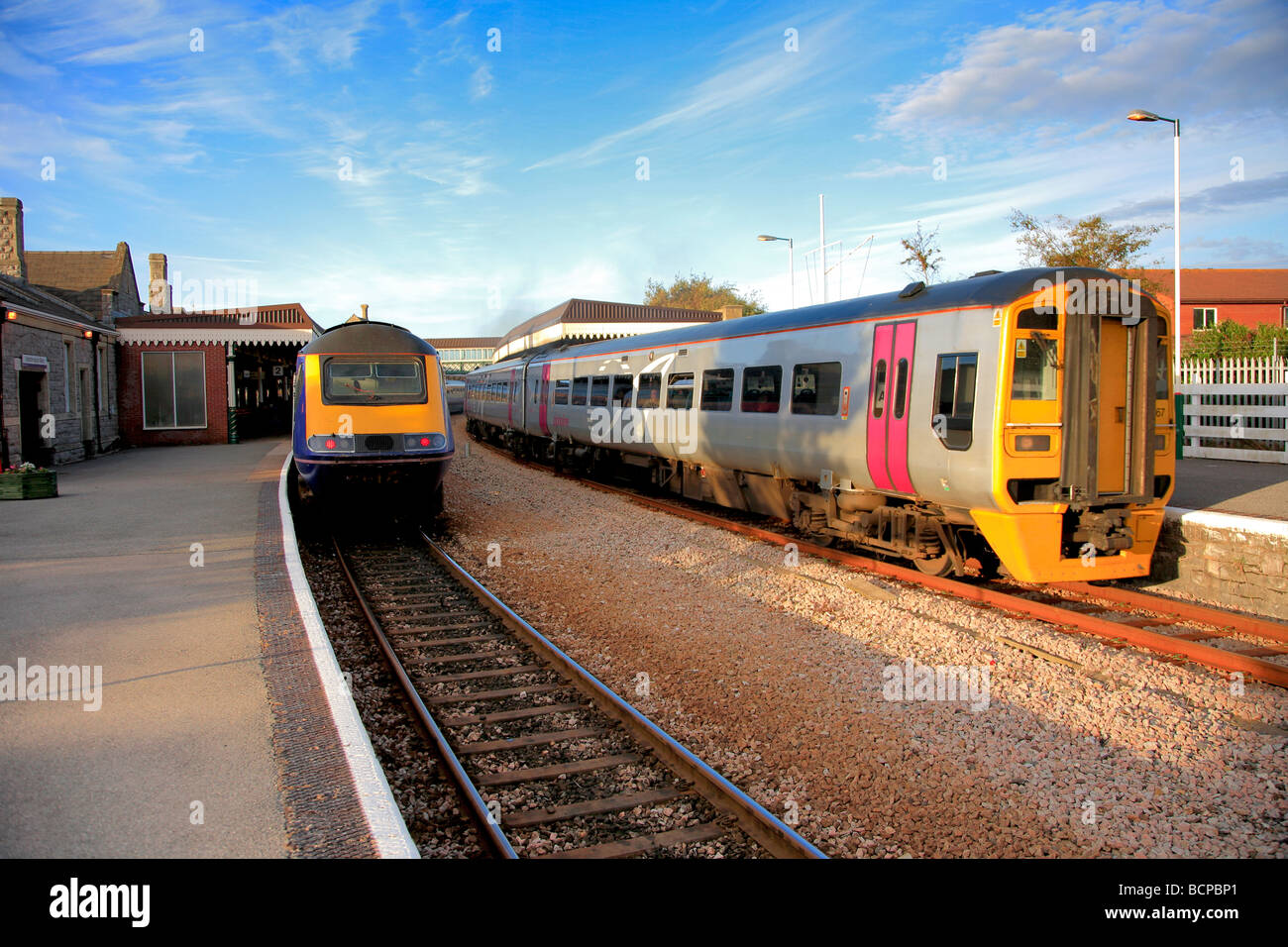 First Great Western Trains High Speed Diesel 43170 HST and Alphaline ...