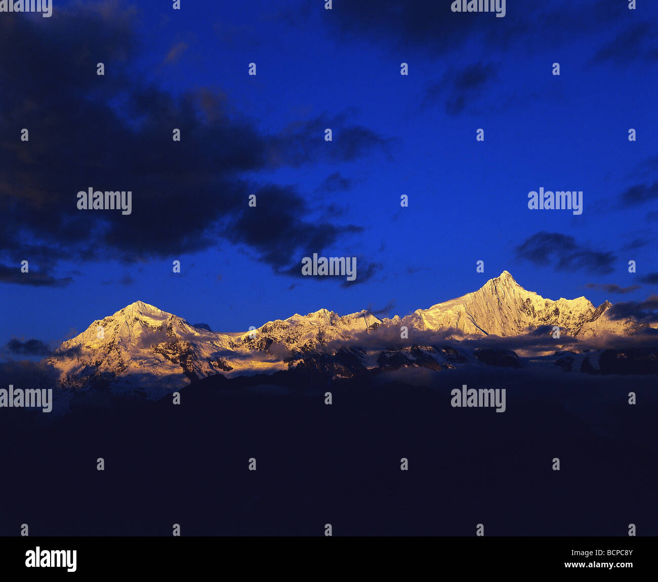 Shangri la and diqing autonomous prefecture snow mountain hi-res stock ...