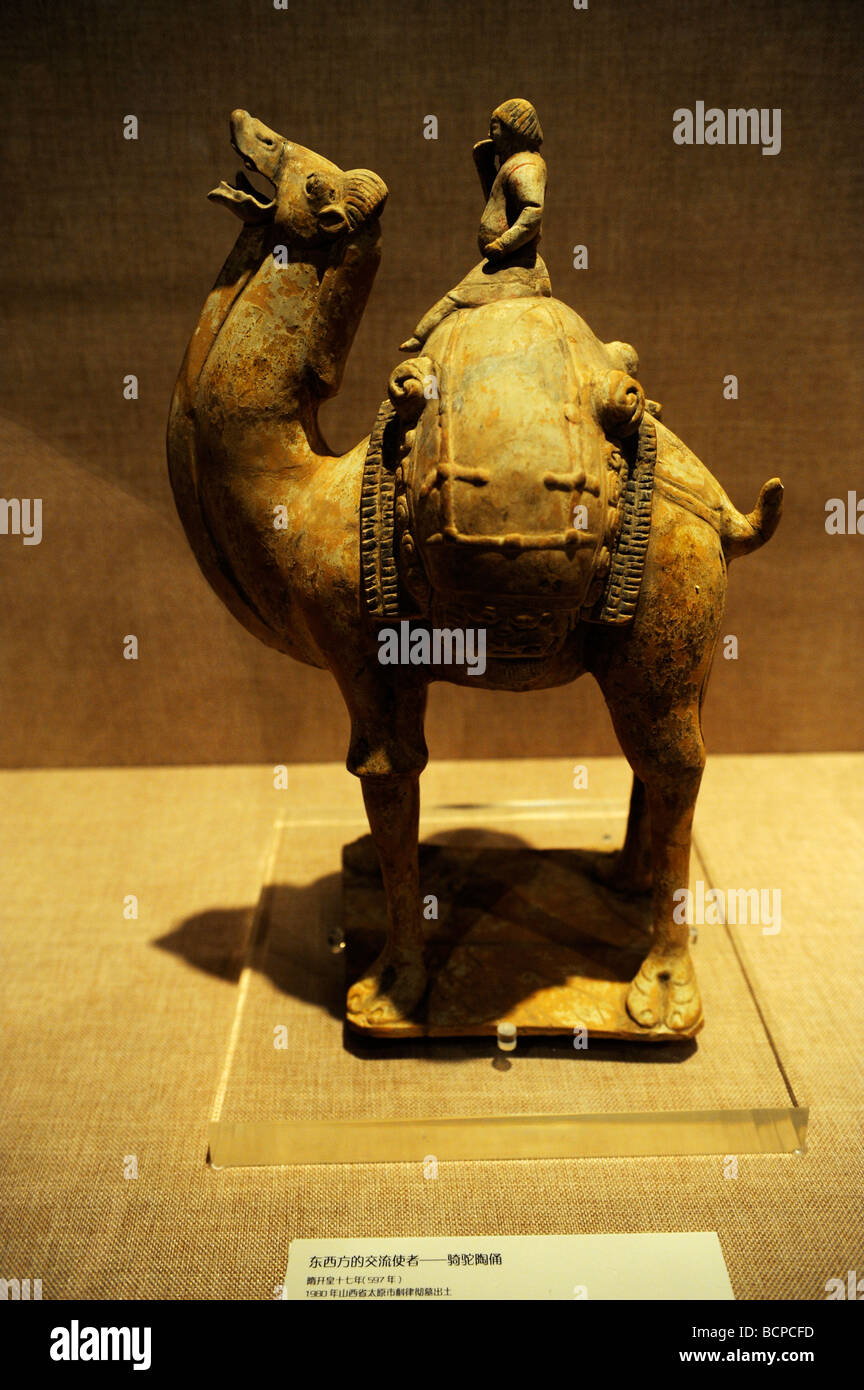 Vivid clay camel with rider statue unearthed from Hulu Che Tomb from ...