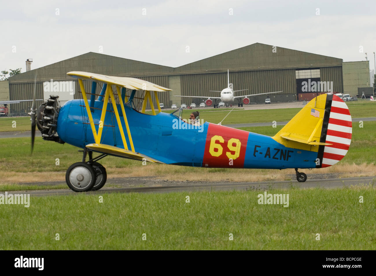 Tiger moth landing hi-res stock photography and images - Alamy
