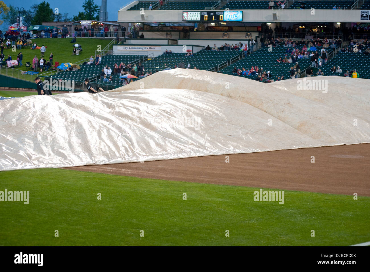 Baseball game and rain hi-res stock photography and images - Alamy