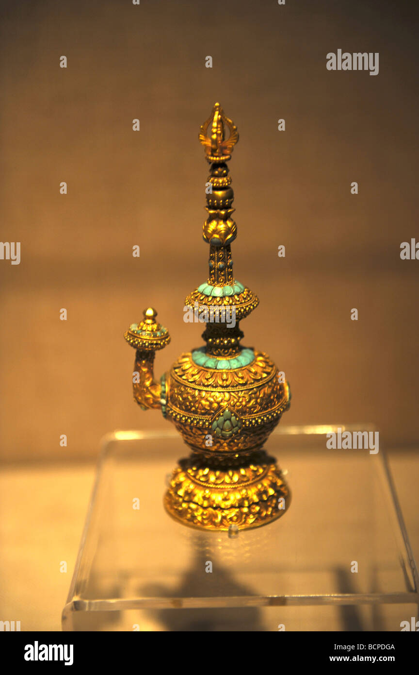 Gold Benba bottle with blue turquoise from Qianlong period in Qing ...