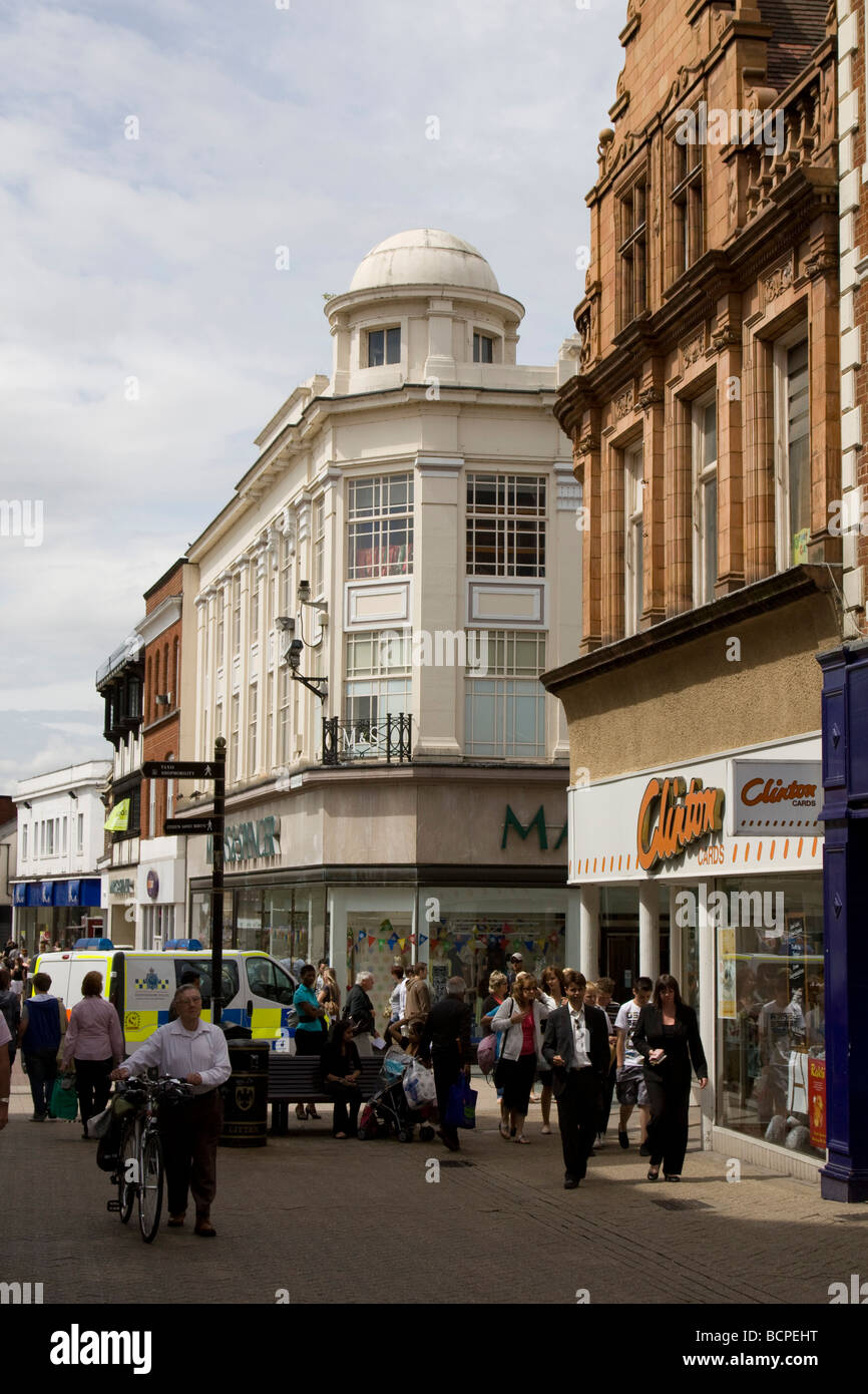 Bedford town centre high street hi-res stock photography and images - Alamy