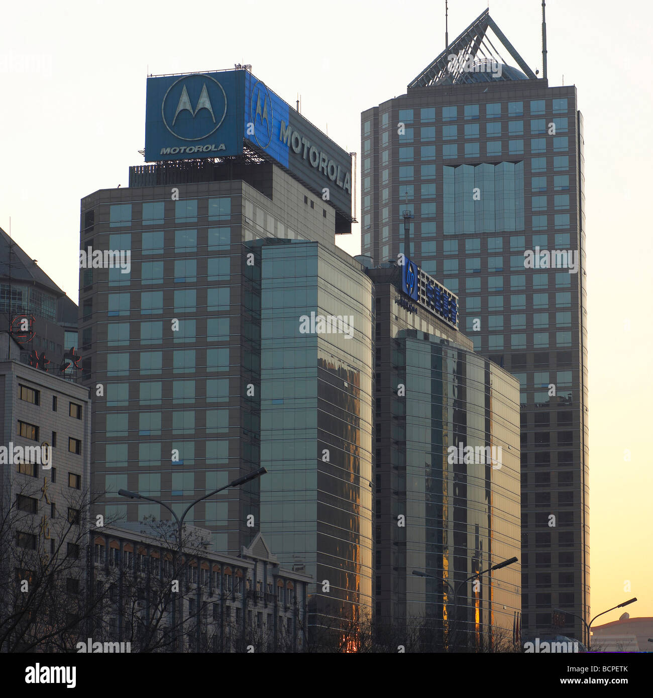 Motorola building hi-res stock photography and images - Alamy
