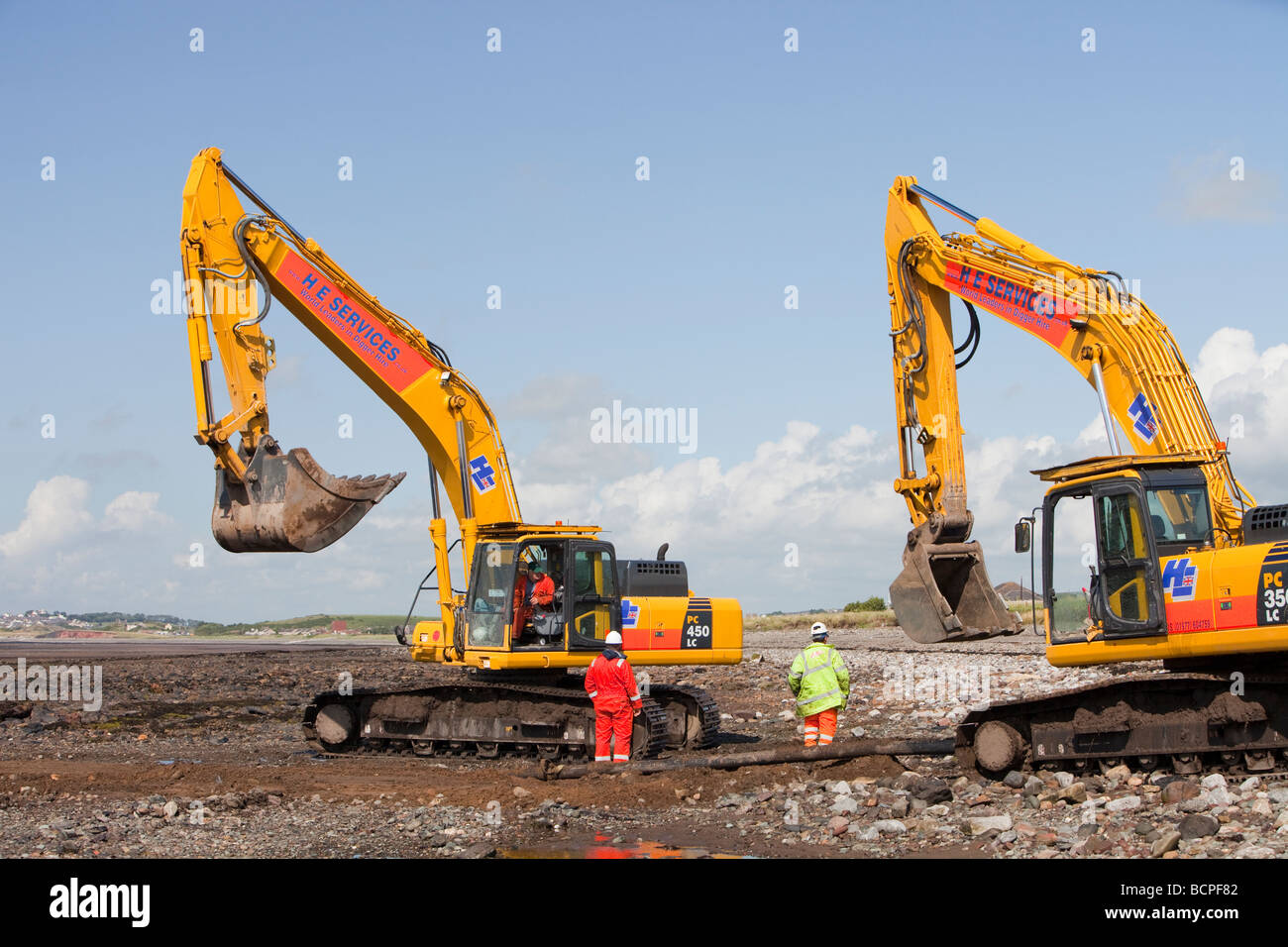 Installing the electric cable from the offshore wind farm of Robin Rigg ...
