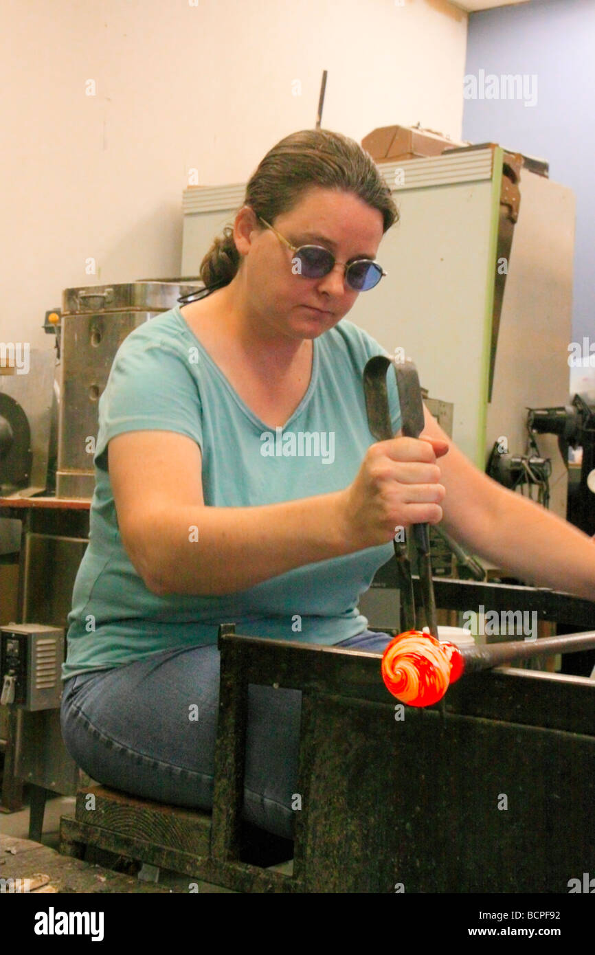 Glassblower Michelle Weston, The Glass Studio, Berea, Kentucky, USA ...