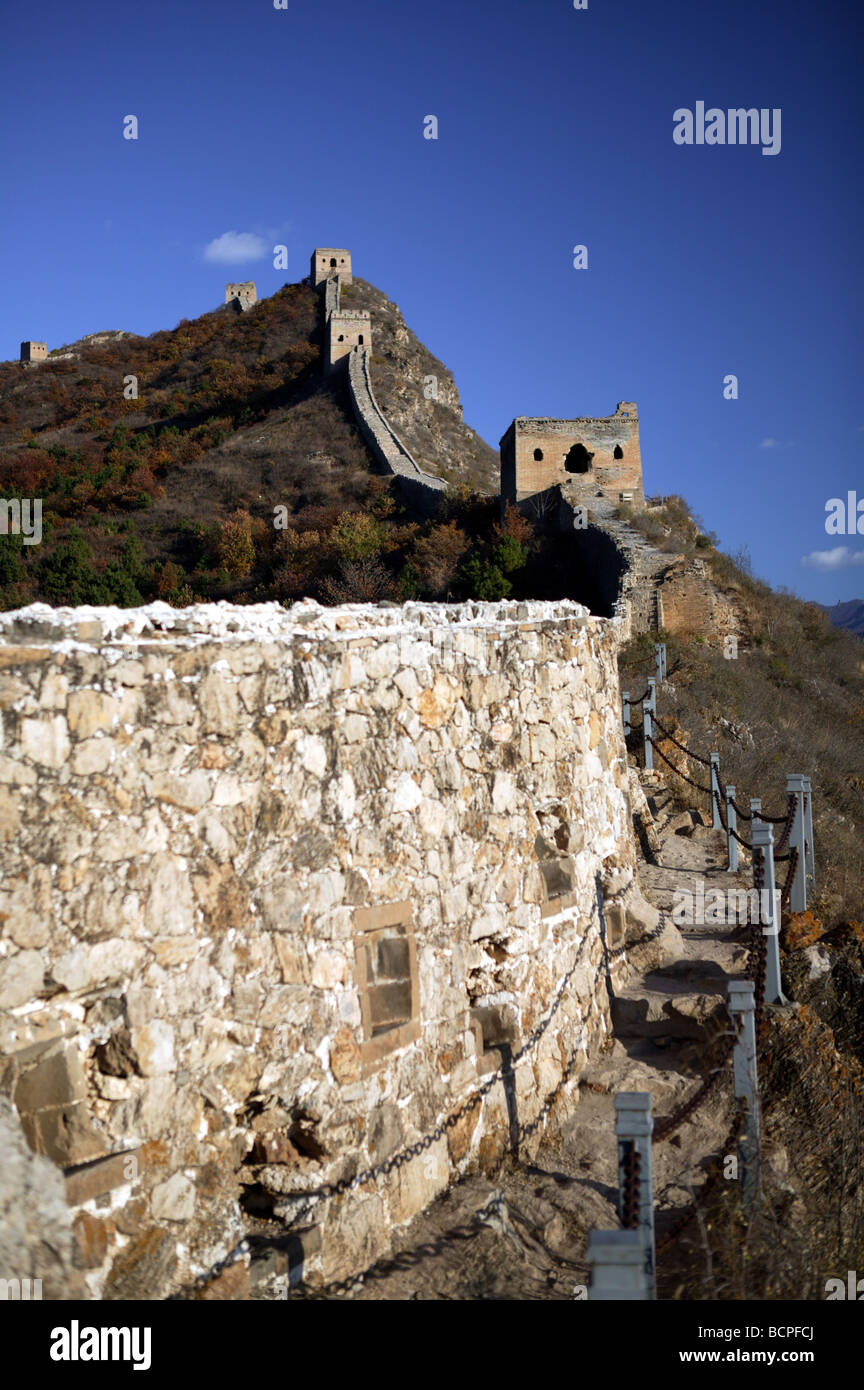 Rocky walls and beacon towers of Jinshan Mountain Great Wall, Beijing ...