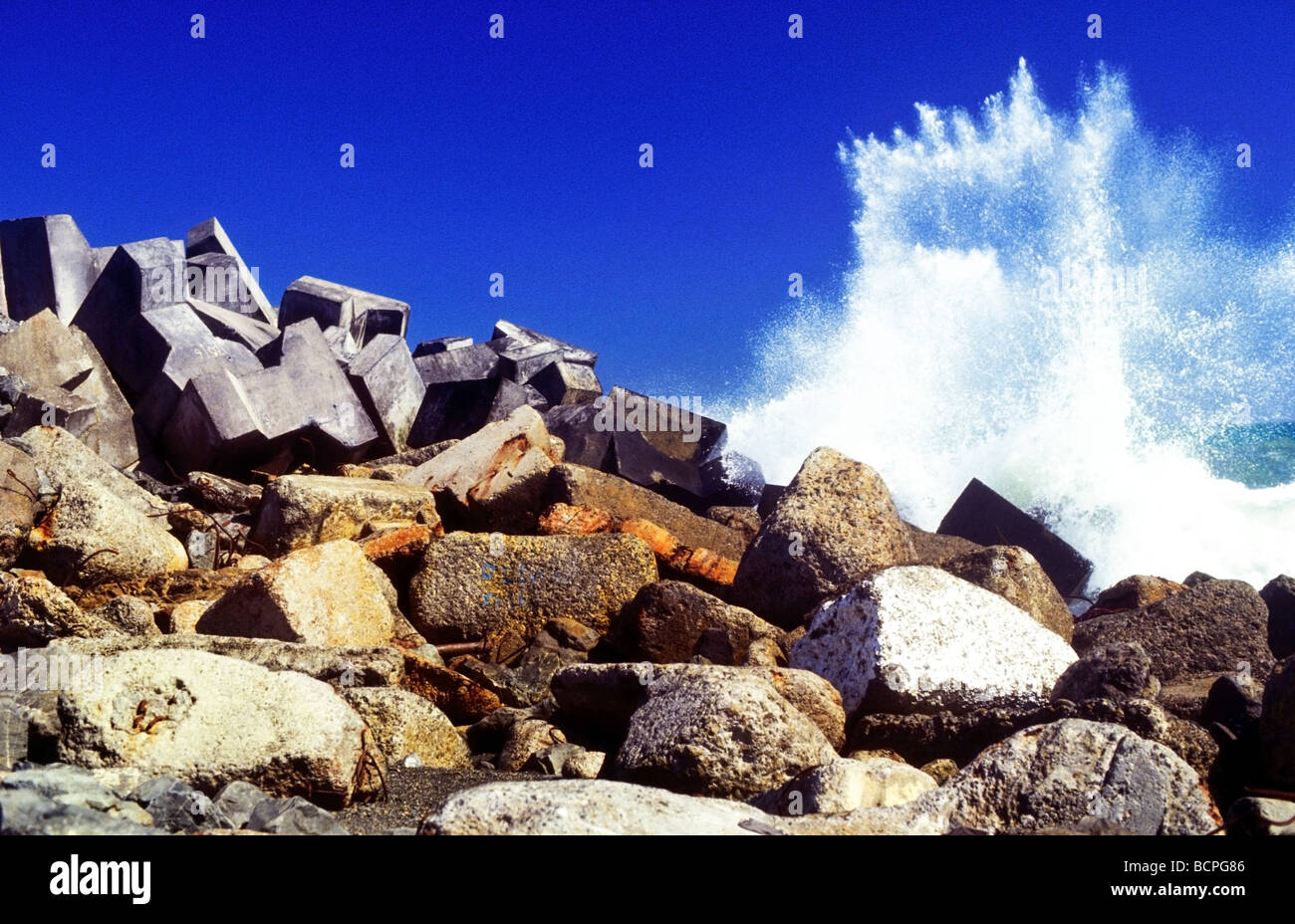 Water splashing over rocks hi-res stock photography and images - Alamy