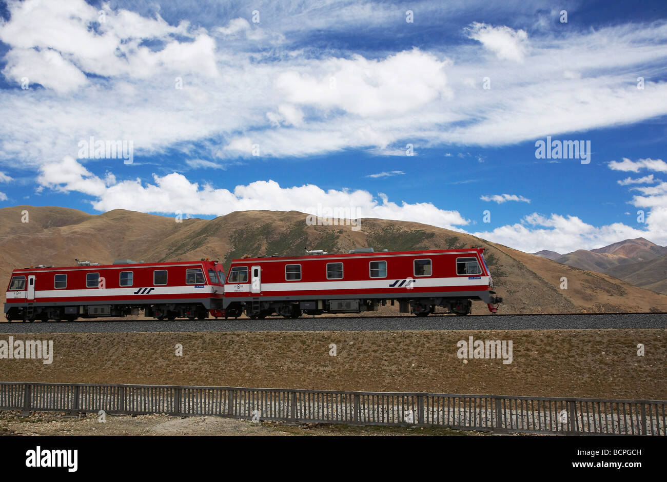 Qinghai xizang train hi-res stock photography and images - Alamy