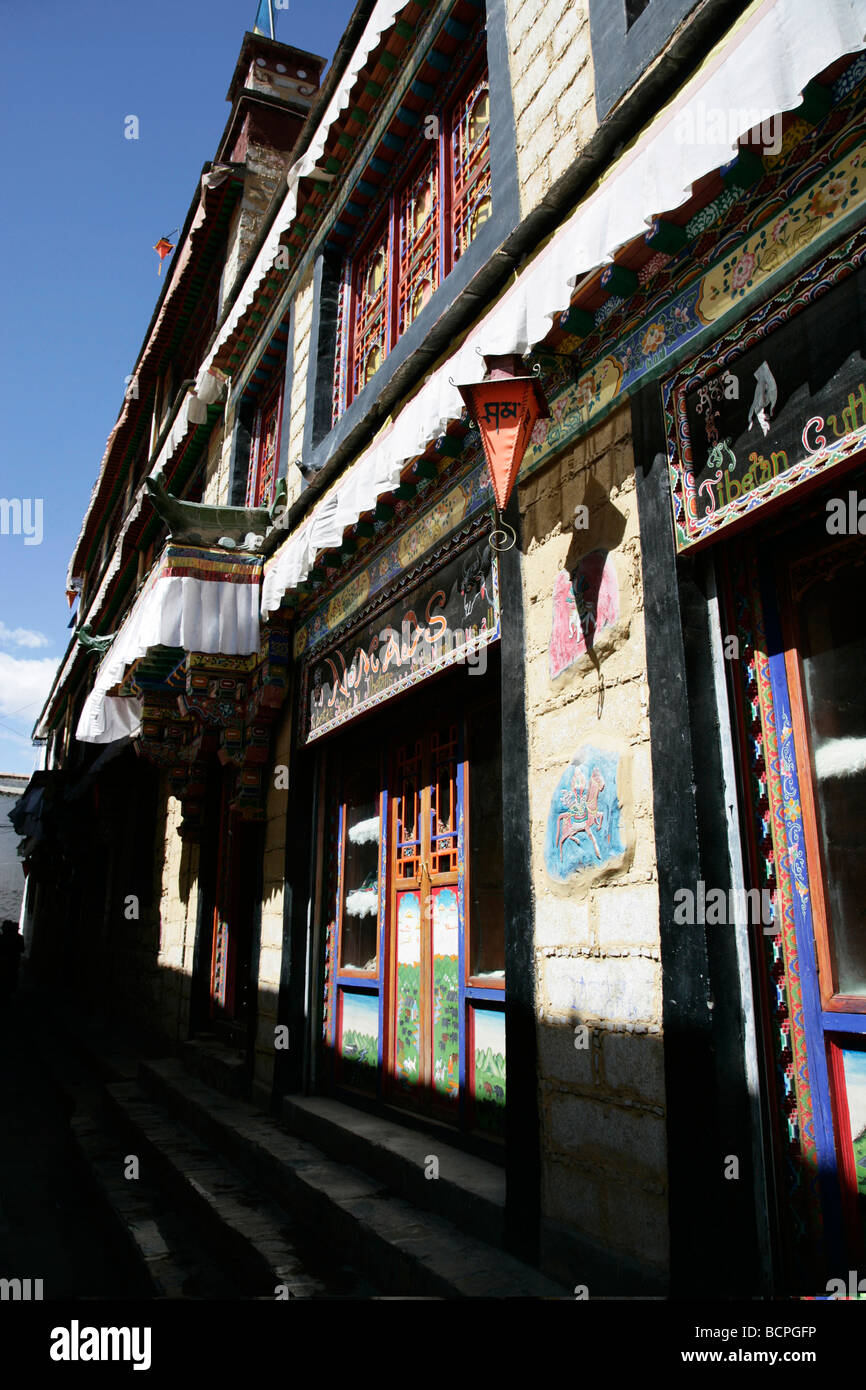 Traditional Tibetan homes in Lhasa, Tibet, China Stock Photo - Alamy