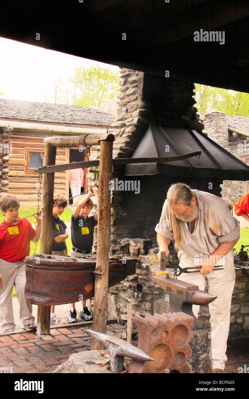 Colonial america blacksmith hi-res stock photography and images - Alamy