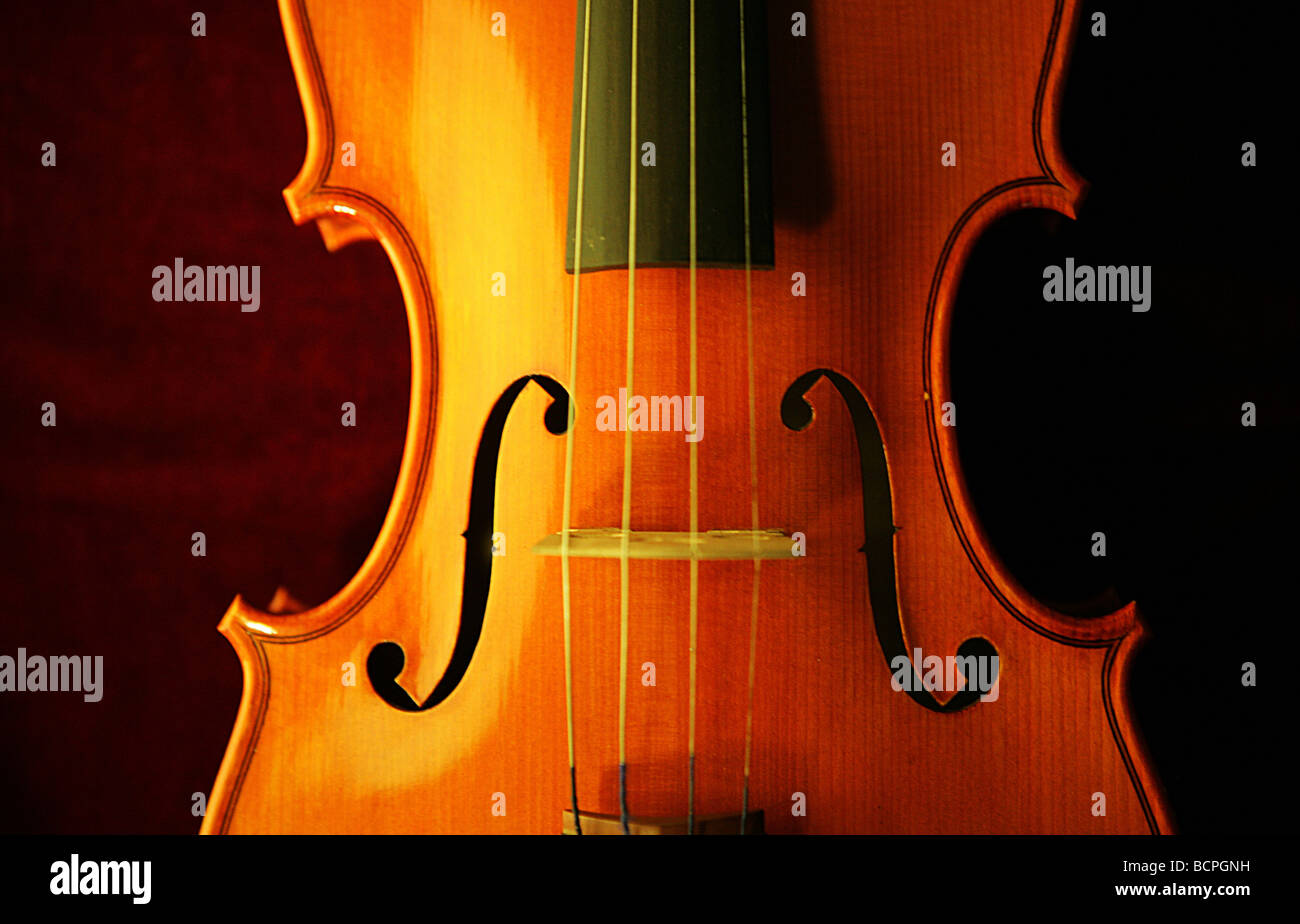 Body of violine hi-res stock photography and images - Alamy