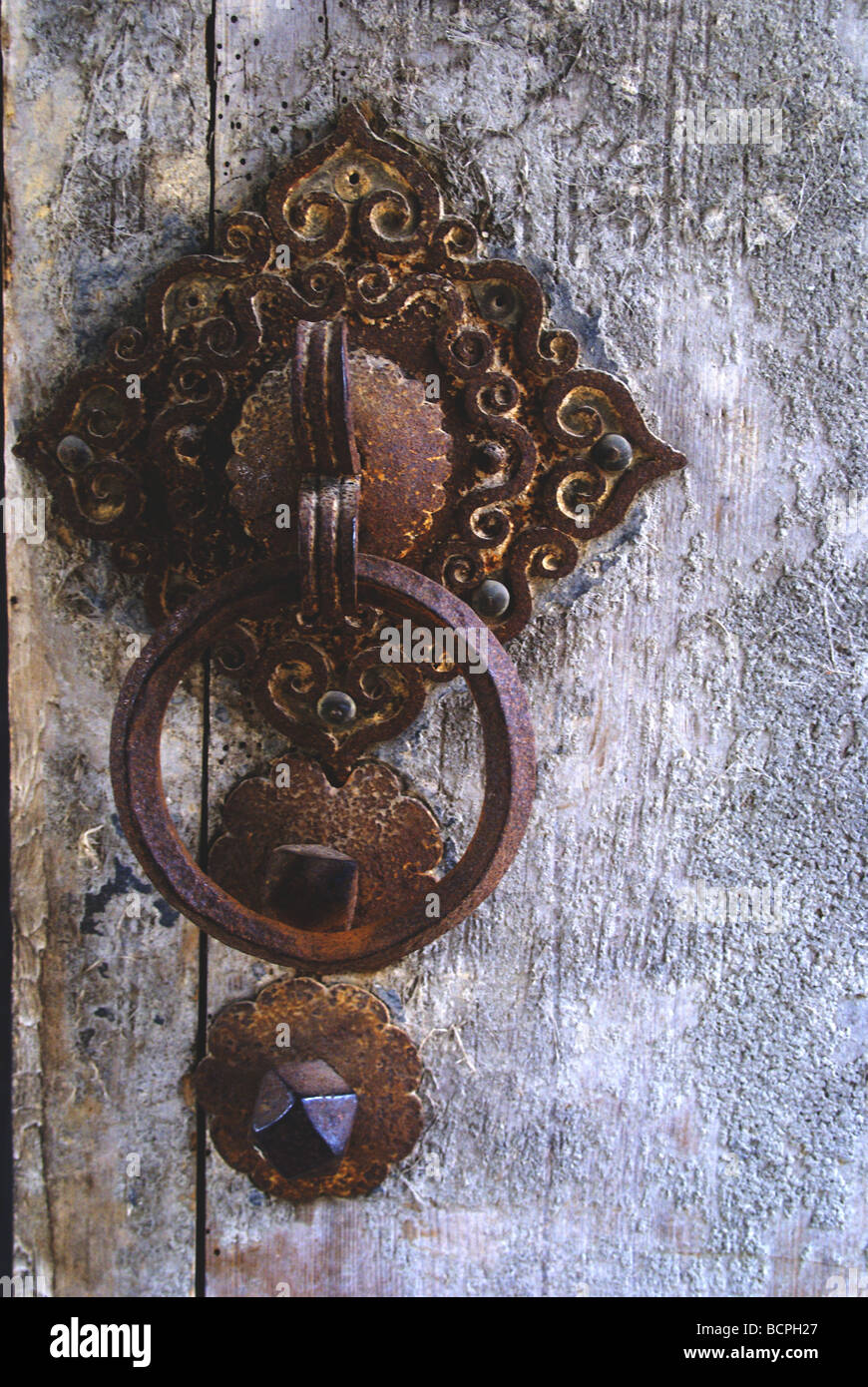 Iron knocker in traditional pattern in a traditional residence, Ninghai ...