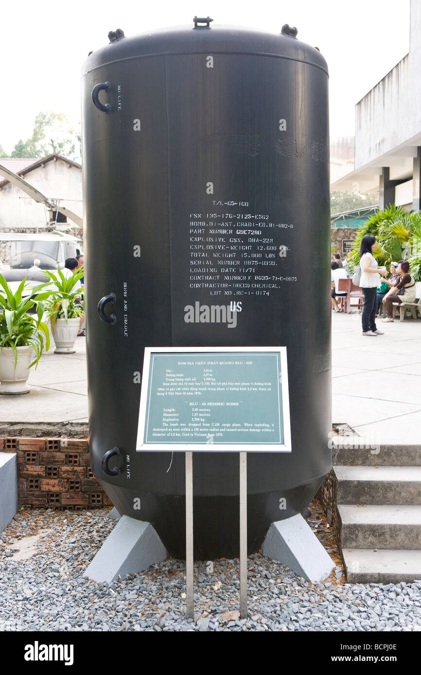 Blu 82 bomb hi-res stock photography and images - Alamy