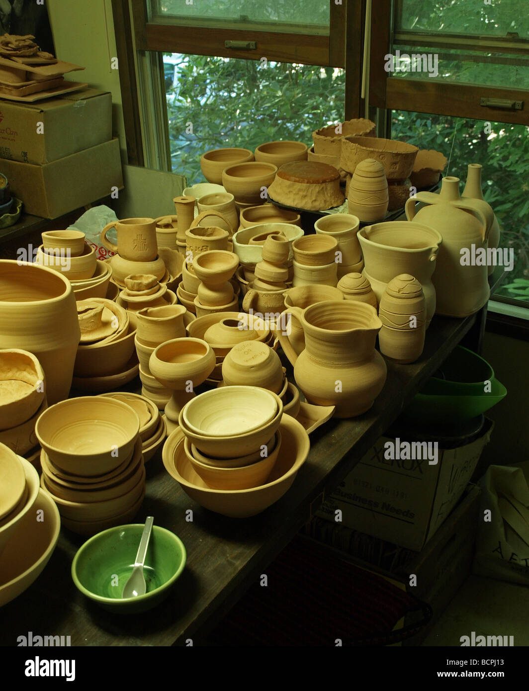 Unfired pottery hi-res stock photography and images - Alamy