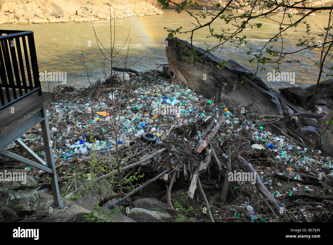 Trash pile at bottom of Cumberland Falls Cumberland Falls State Resort ...