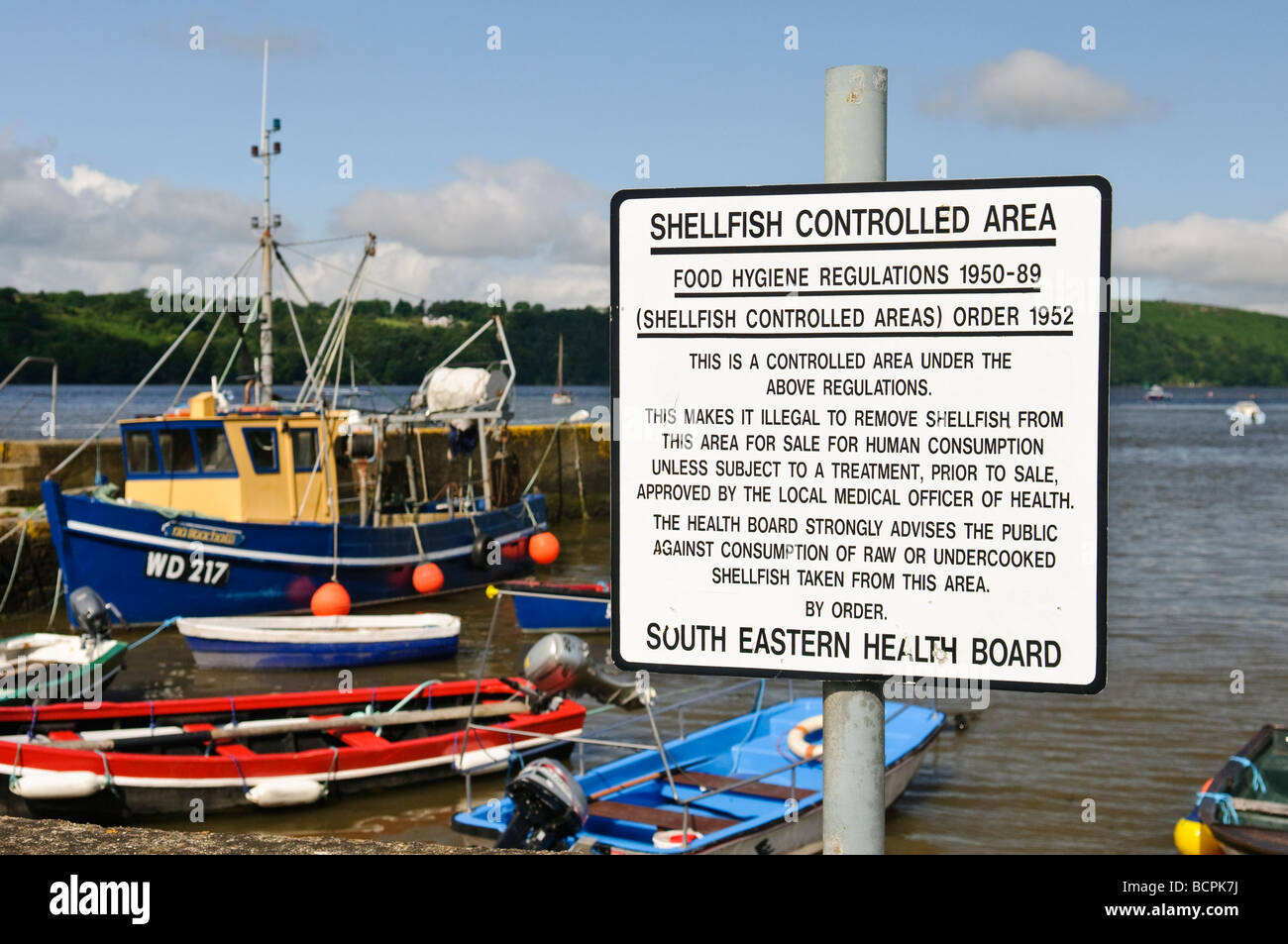 Sign "Shellfish Controlled Area" warning not to pick shellfish for food ...